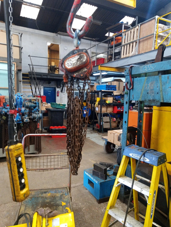 Chain Block And Tackle Manual Hoist 500kg, 3m Height Of Lift *Ex Hire ...